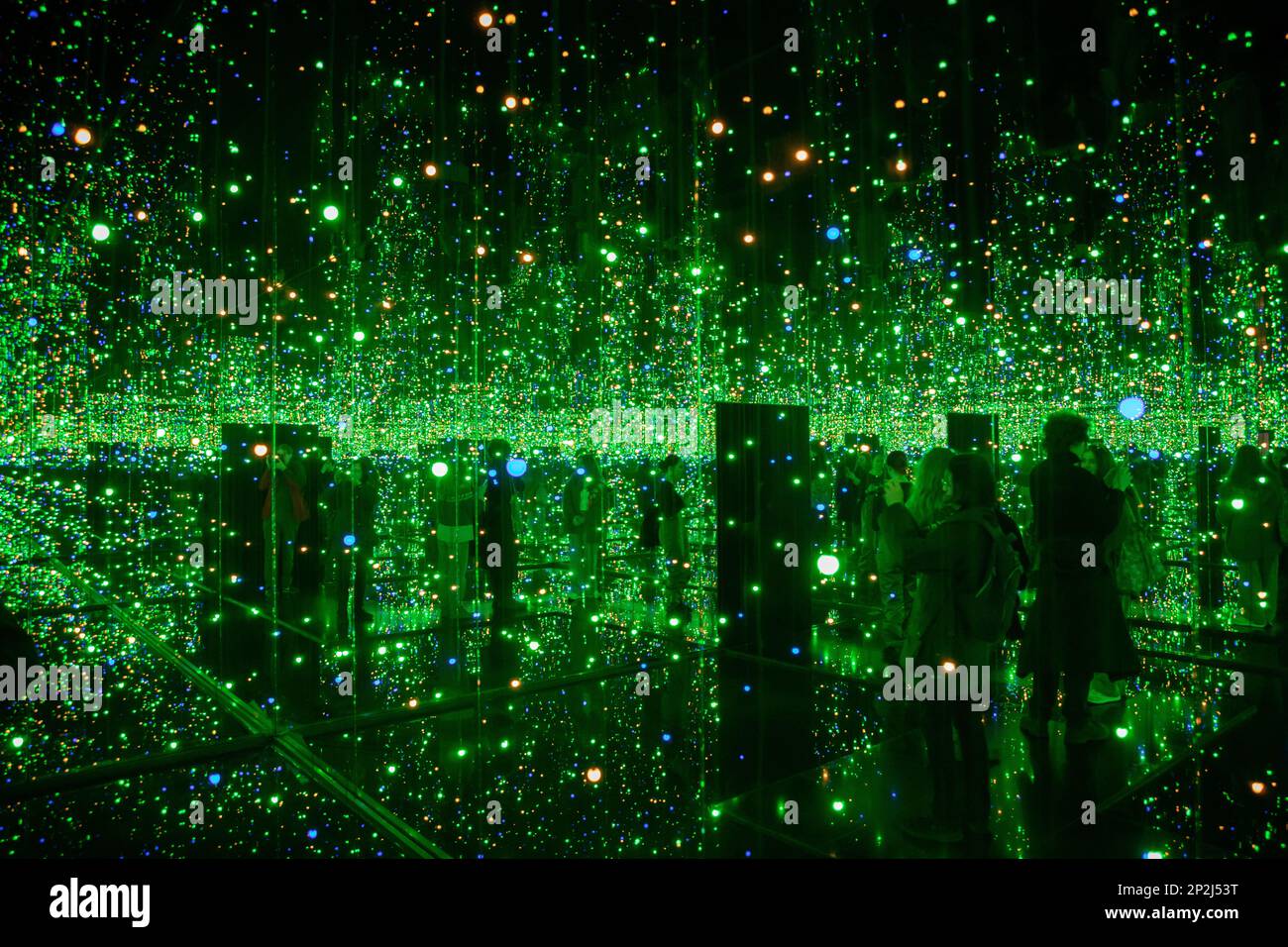 Yayoi Kusama's infinity mirror rooms at the famous Tate gallery Stock ...
