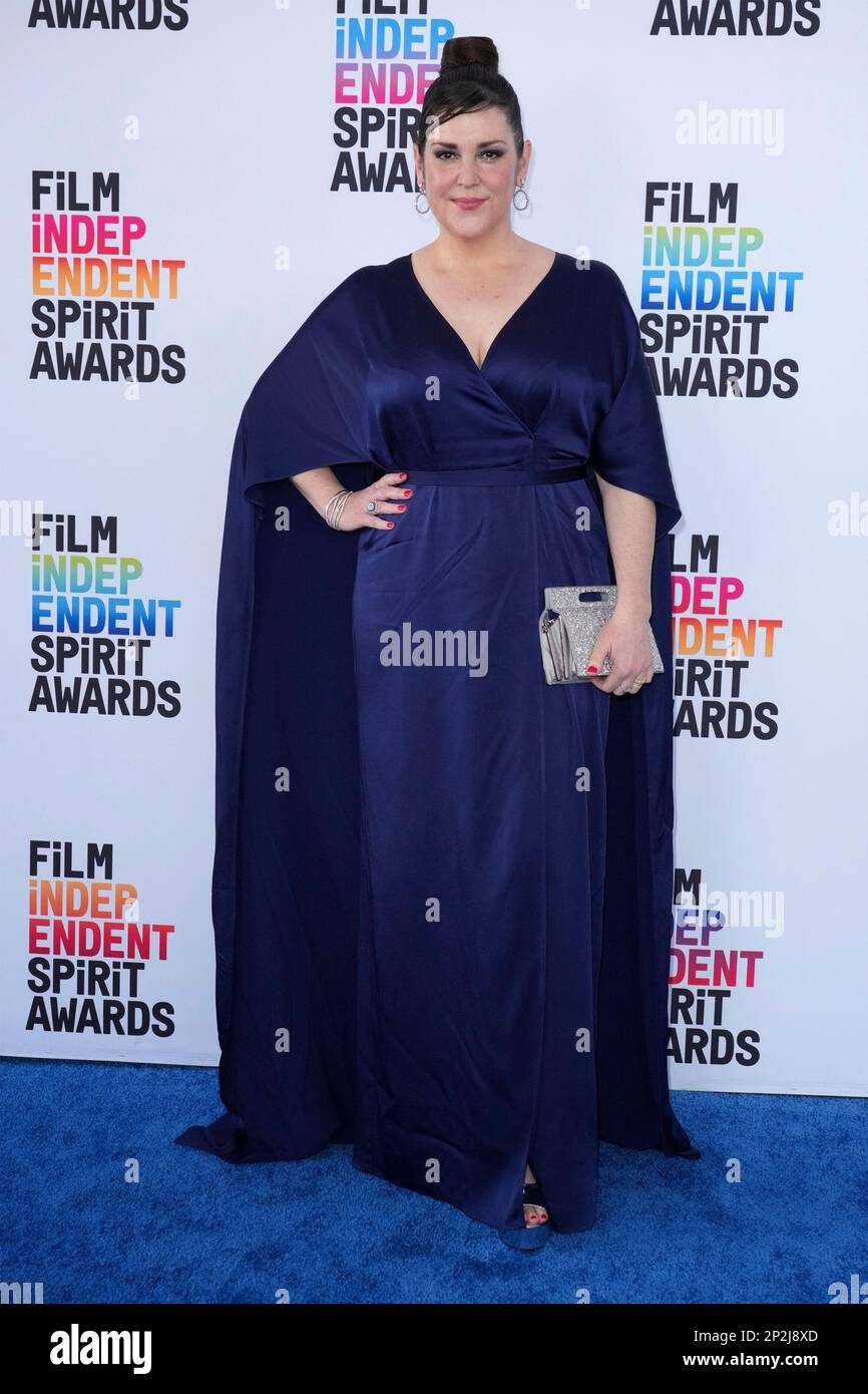 Melanie Lynskey arrives at the Film Independent Spirit Awards on ...