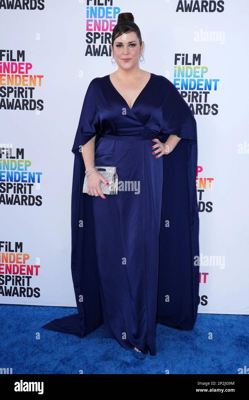 Melanie Lynskey arrives at the Film Independent Spirit Awards on ...