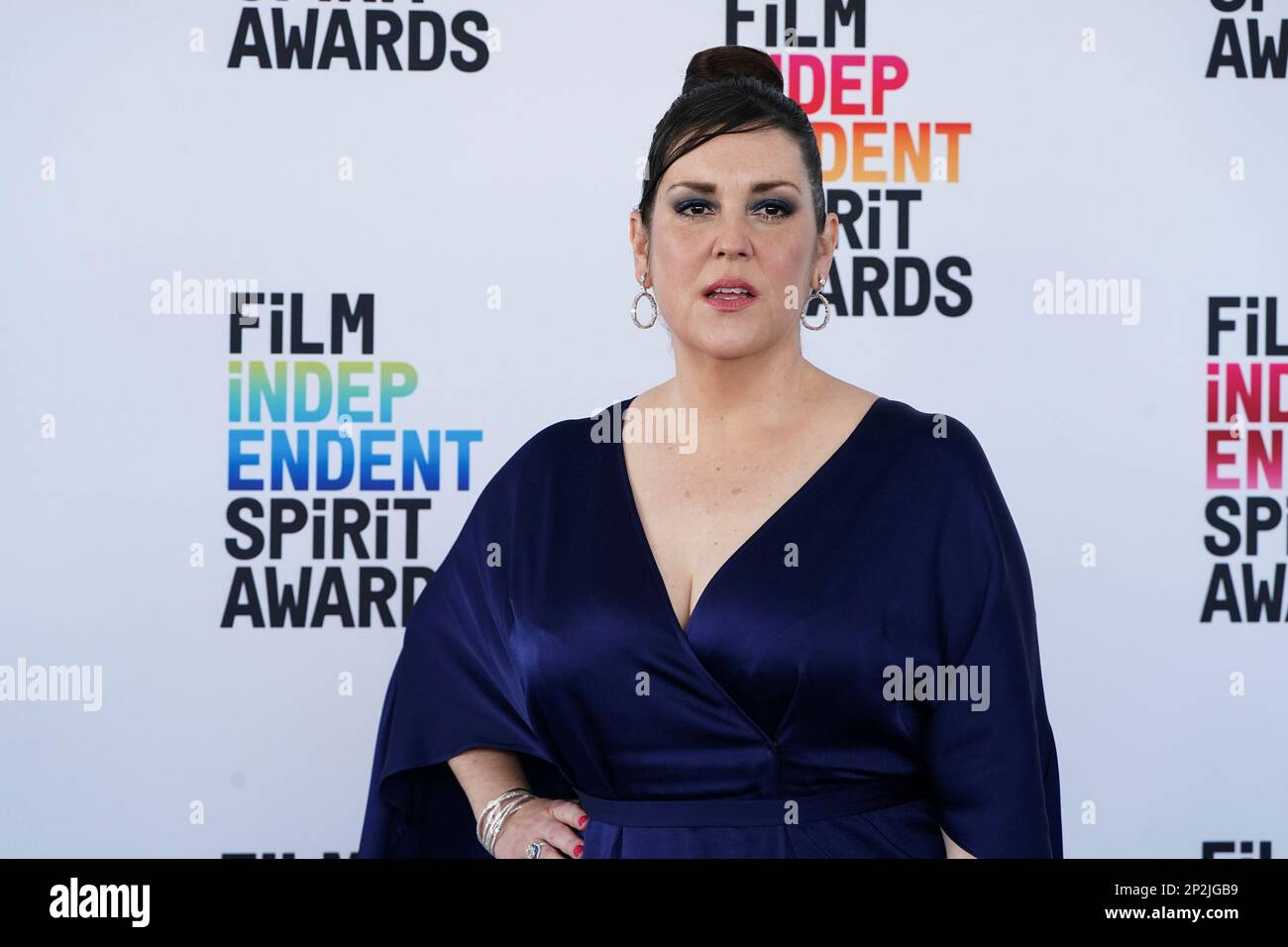 Melanie Lynskey arrives at the Film Independent Spirit Awards on ...