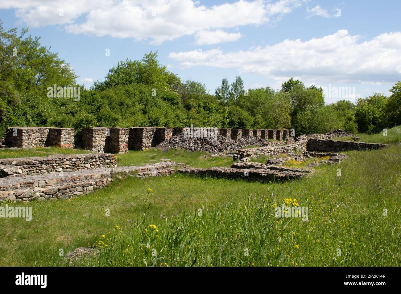 Ancient Roman ruins at Colonia Ulpia Traiana Augusta Dacica ...