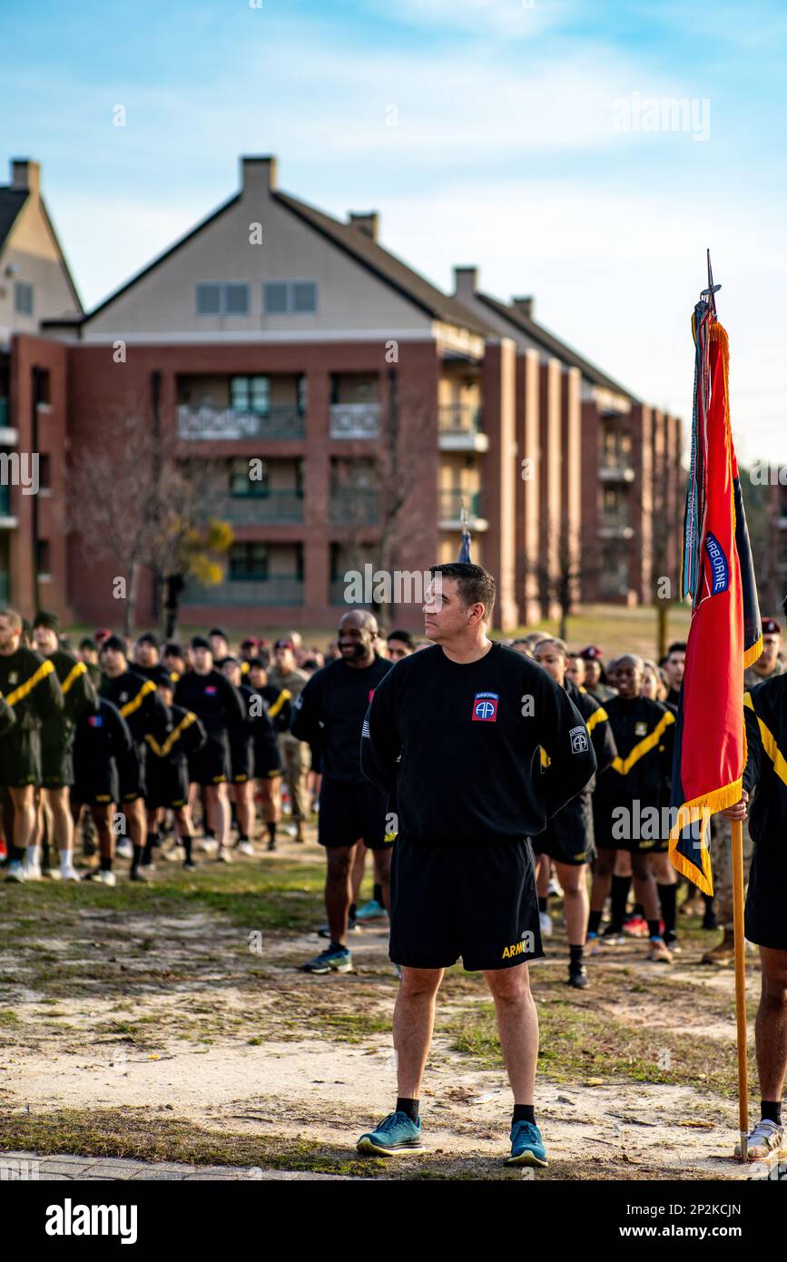 Paratroopers assigned to the 82nd Airborne Division Sustainment Brigade ...
