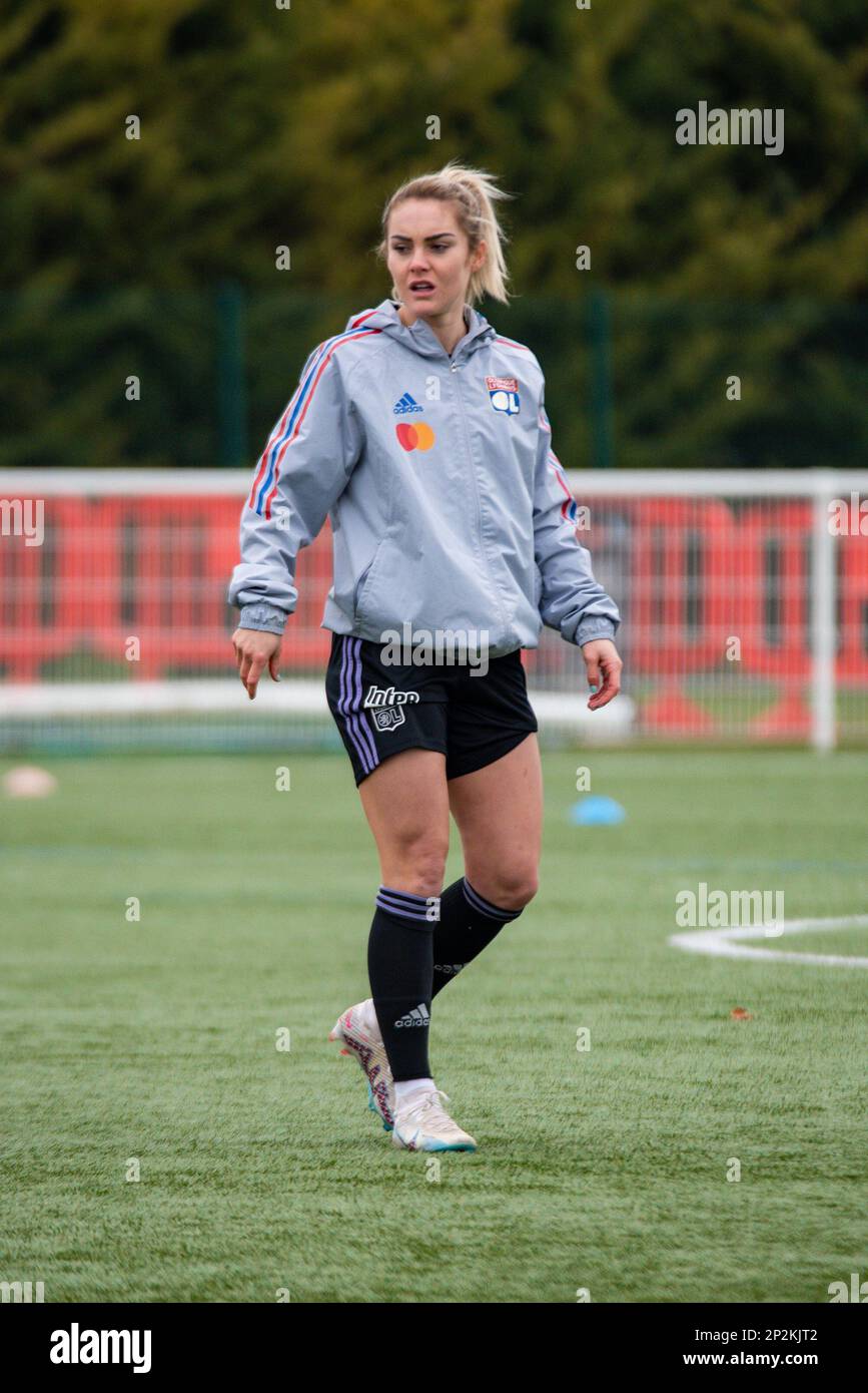 Ellie Carpenter of Olympique Lyonnais warms up ahead of the Women's ...
