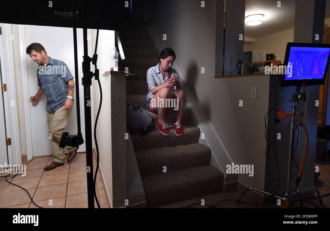 In a Tuesday, July 21, 2015 photo, actors Jason Stange and Lisa van Dam ...