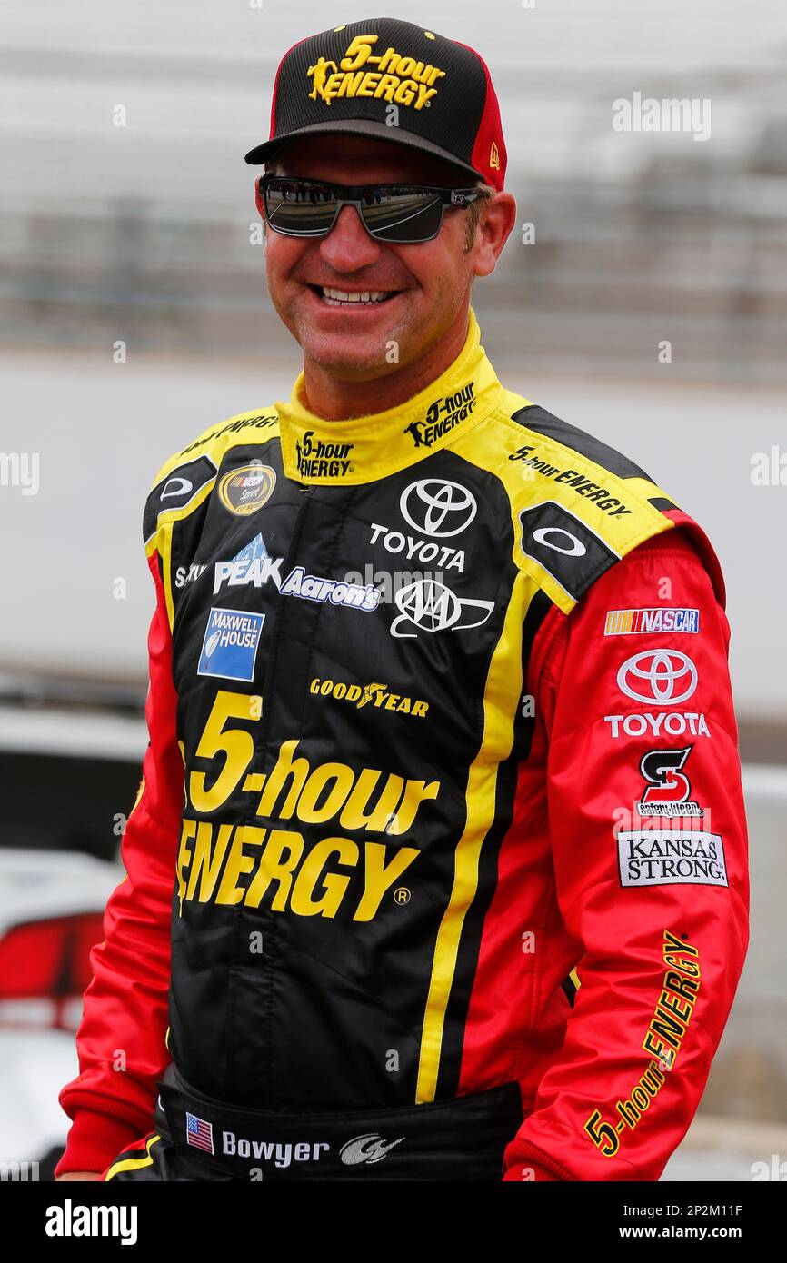 Clint Bowyer during qualifying for the NASCAR Brickyard 400 auto race ...