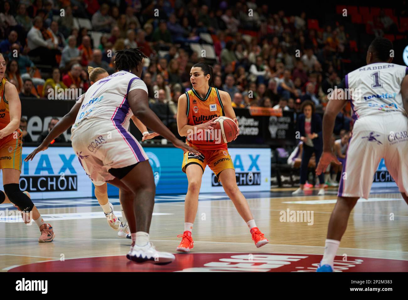 Kai James of CDB Clarinos Tenerife (L) and Leticia Romero of Valencia ...