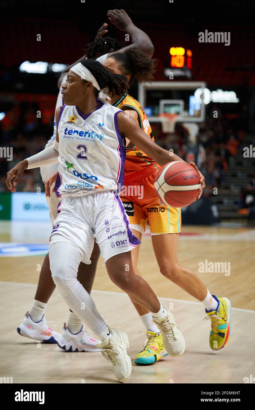 Aisha Sheppard of CDB Clarinos Tenerife in action during the J24 Liga ...