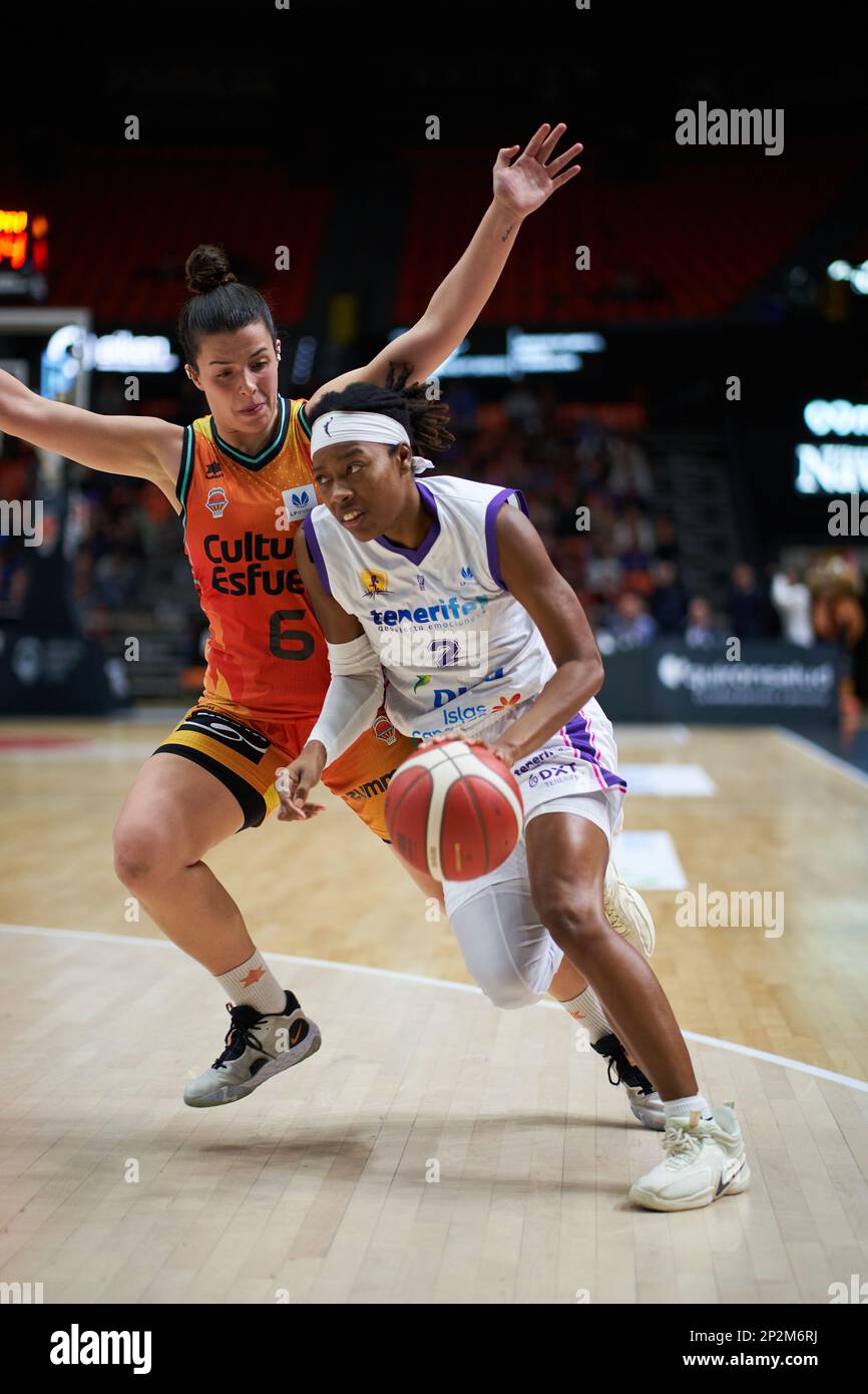 Aisha sheppard hi-res stock photography and images - Alamy