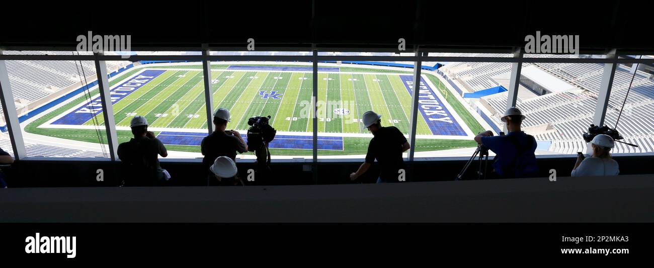 Commonwealth Stadium Construction