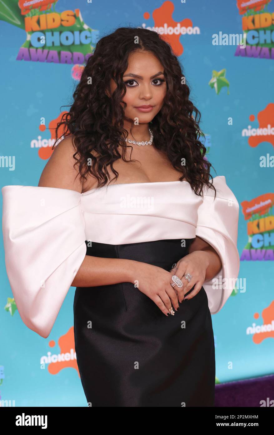 Miia Harris arrives at the Nickelodeon Kids' Choice Awards on Saturday ...