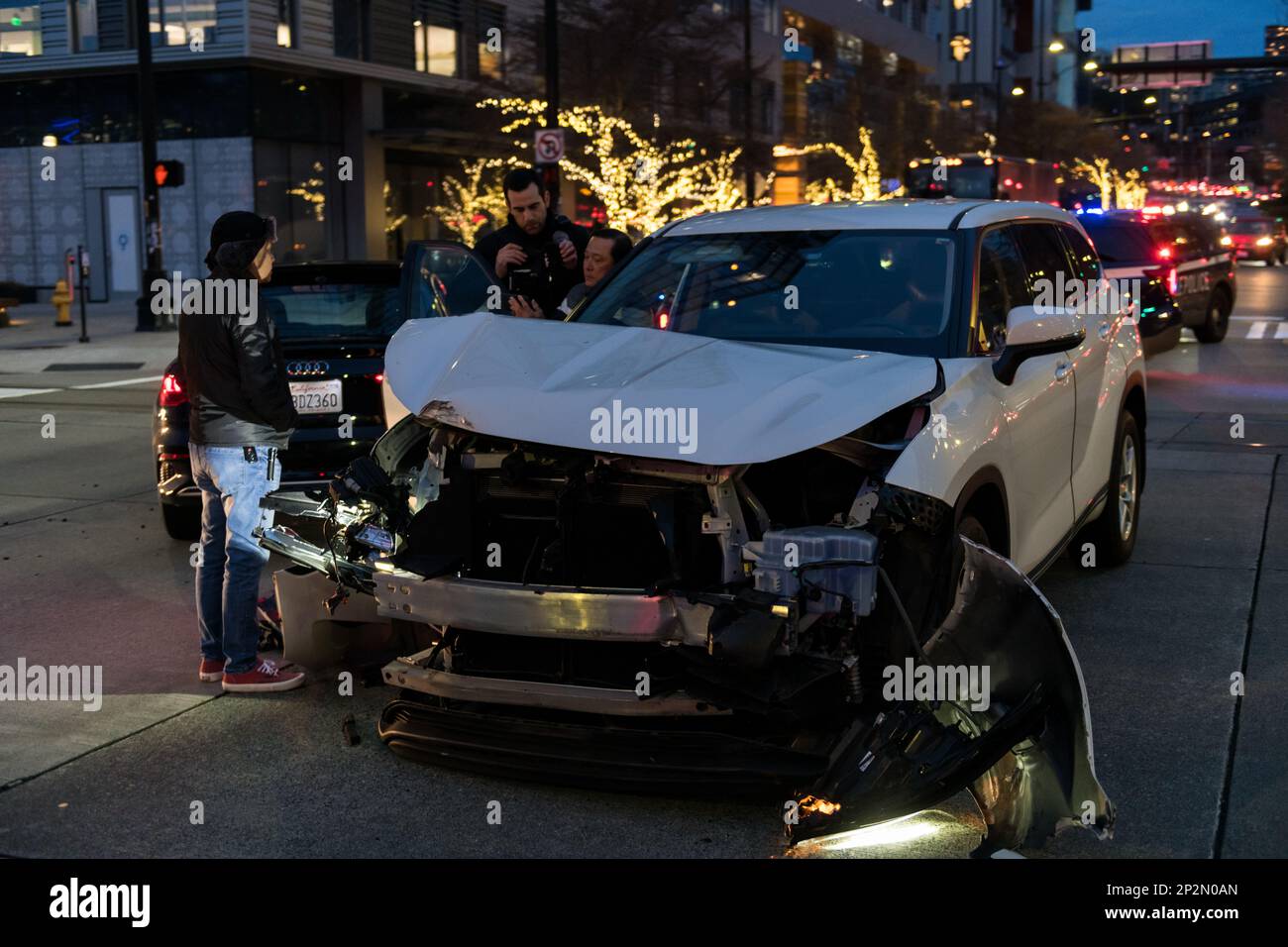 Seattle, USA. 10th Jan, 2023. Seattle auto accident on Mercer St Stock ...