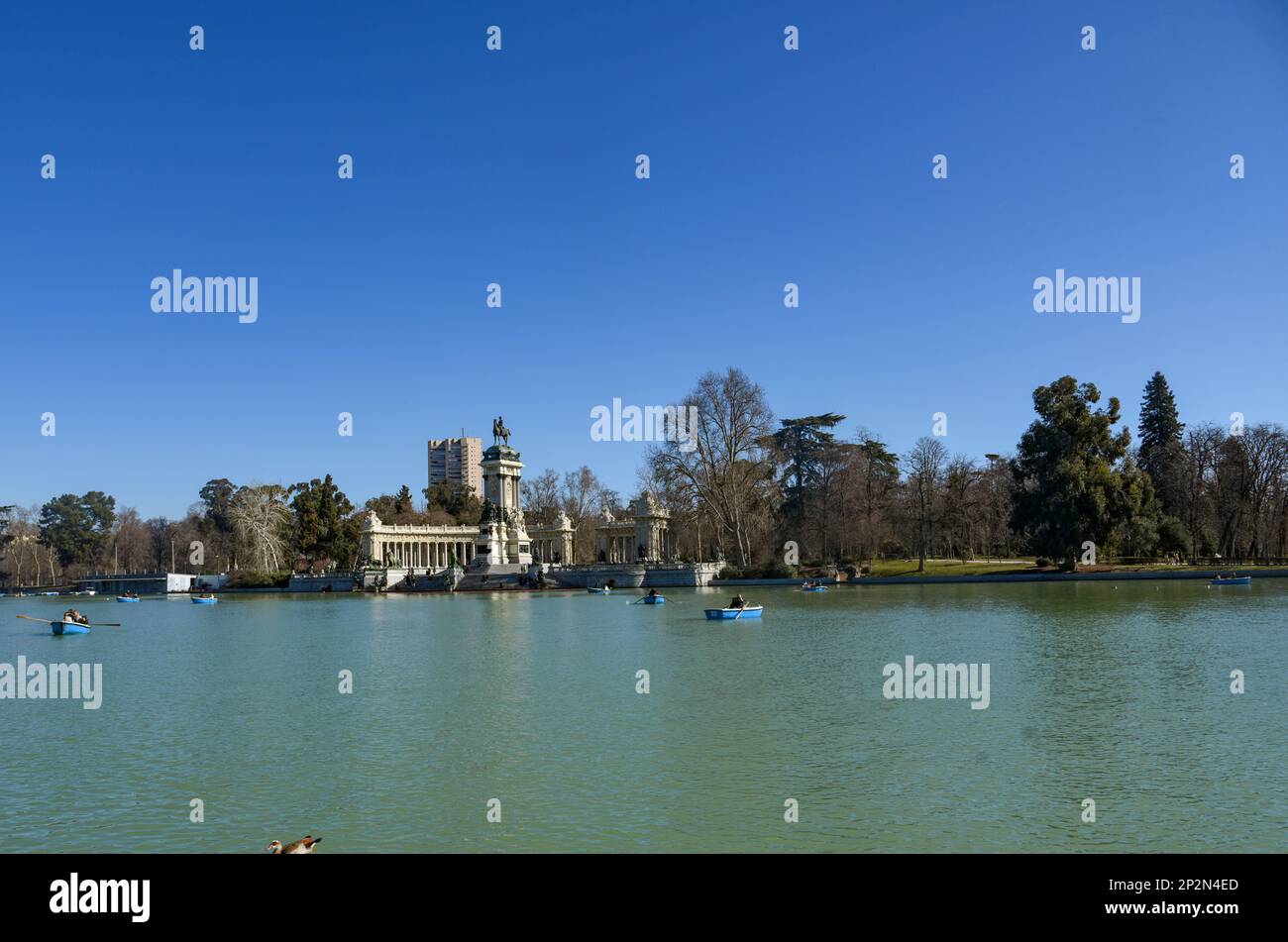 El parque del retiro o parque del buen retiro hi-res stock photography ...