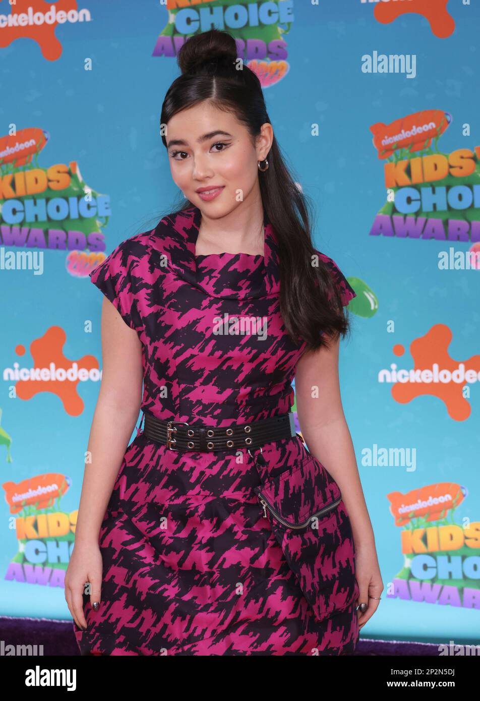 Imogen Cohen arrives at the Nickelodeon Kids' Choice Awards on Saturday ...