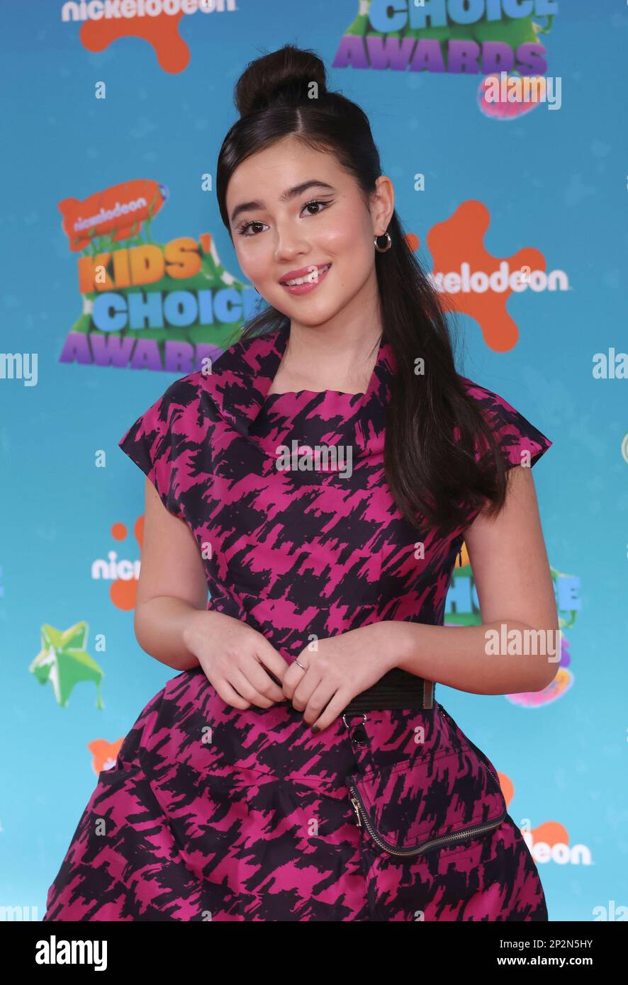 Imogen Cohen arrives at the Nickelodeon Kids' Choice Awards on Saturday ...