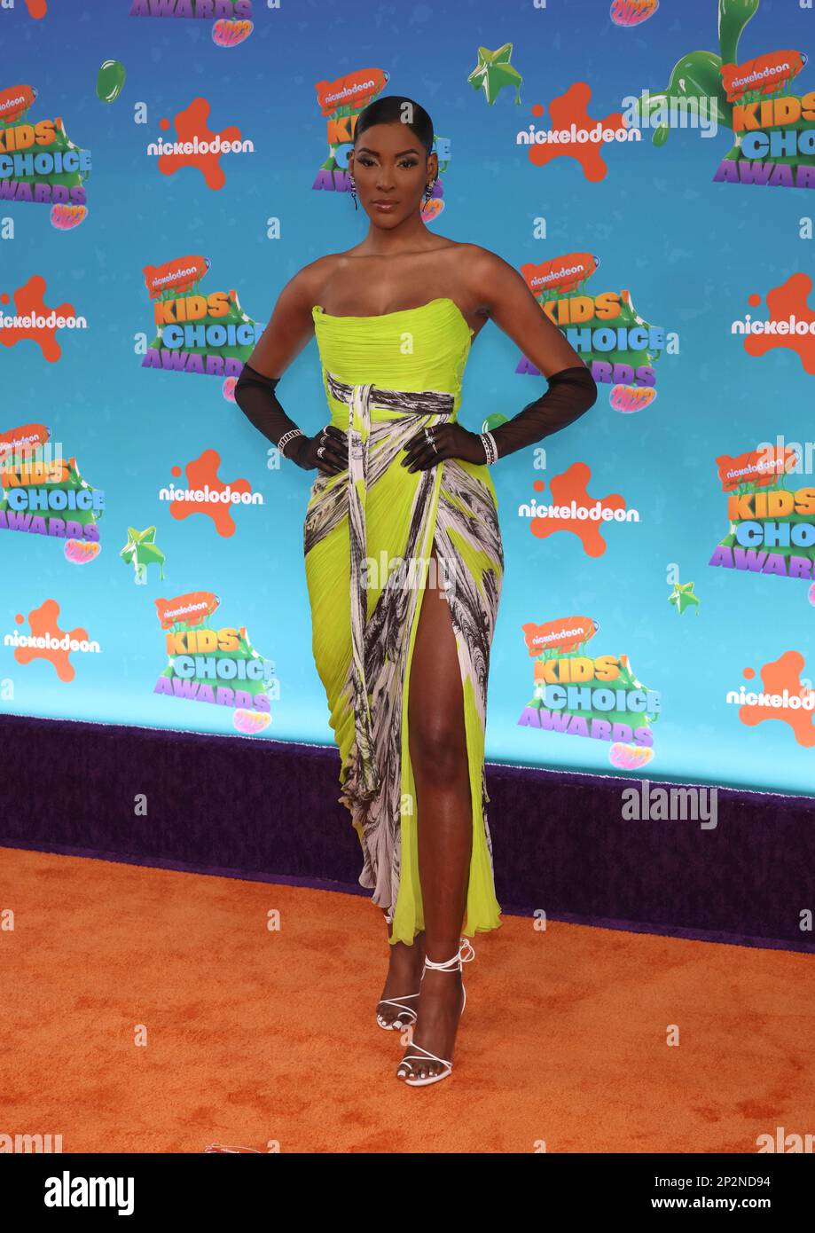 Zeta Morrison arrives at the Nickelodeon Kids' Choice Awards on ...