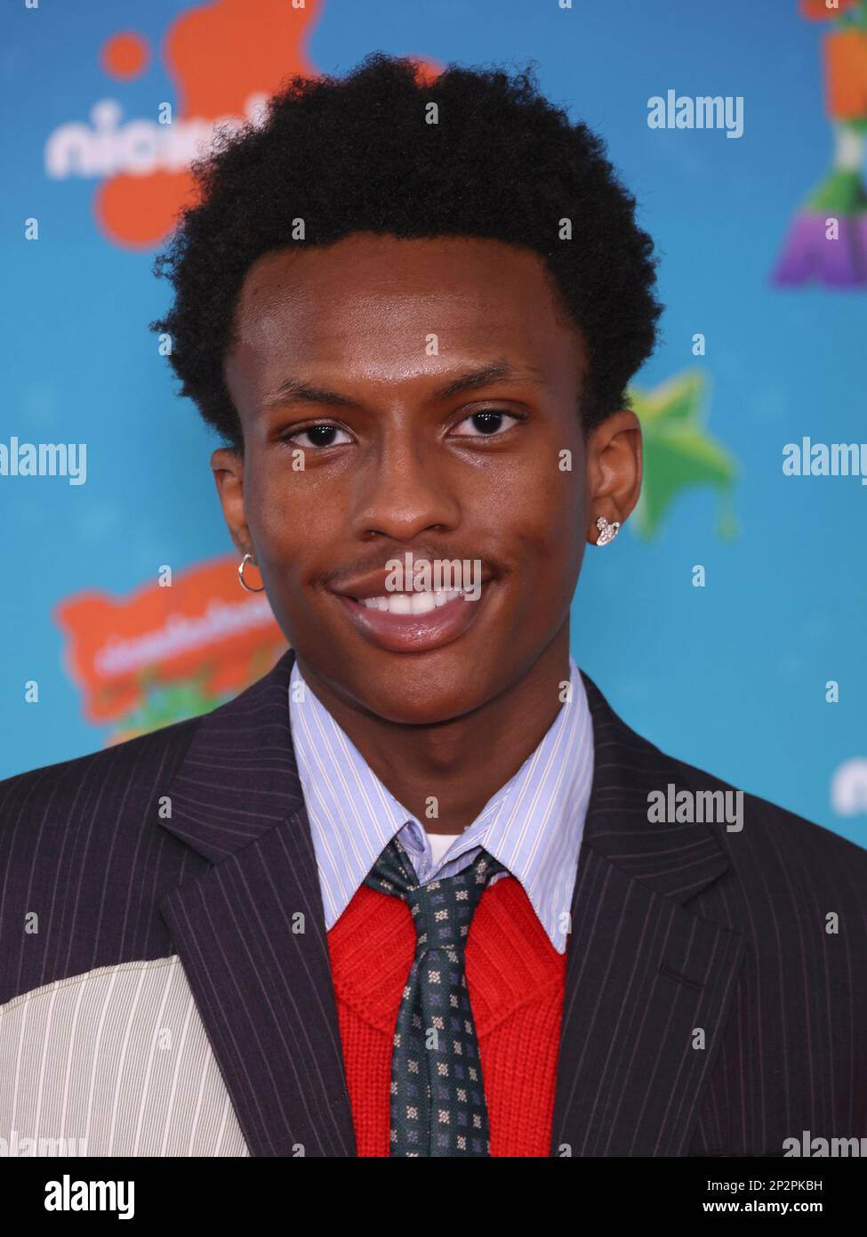 Israel Johnson arrives at the Nickelodeon Kids' Choice Awards on ...