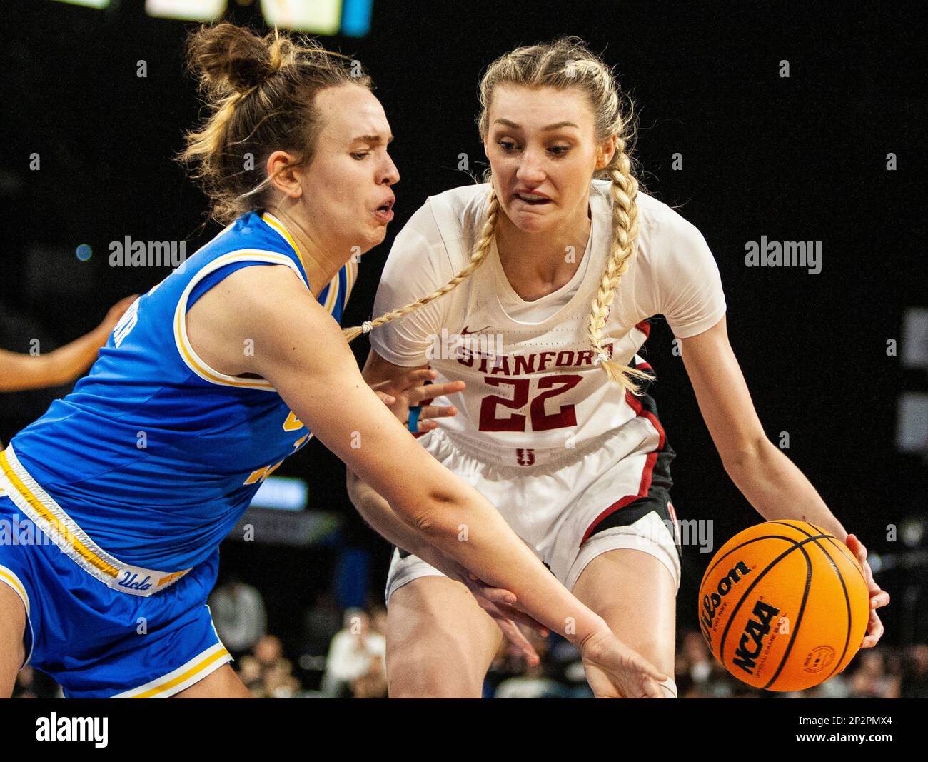 Emily cameron hi-res stock photography and images - Alamy