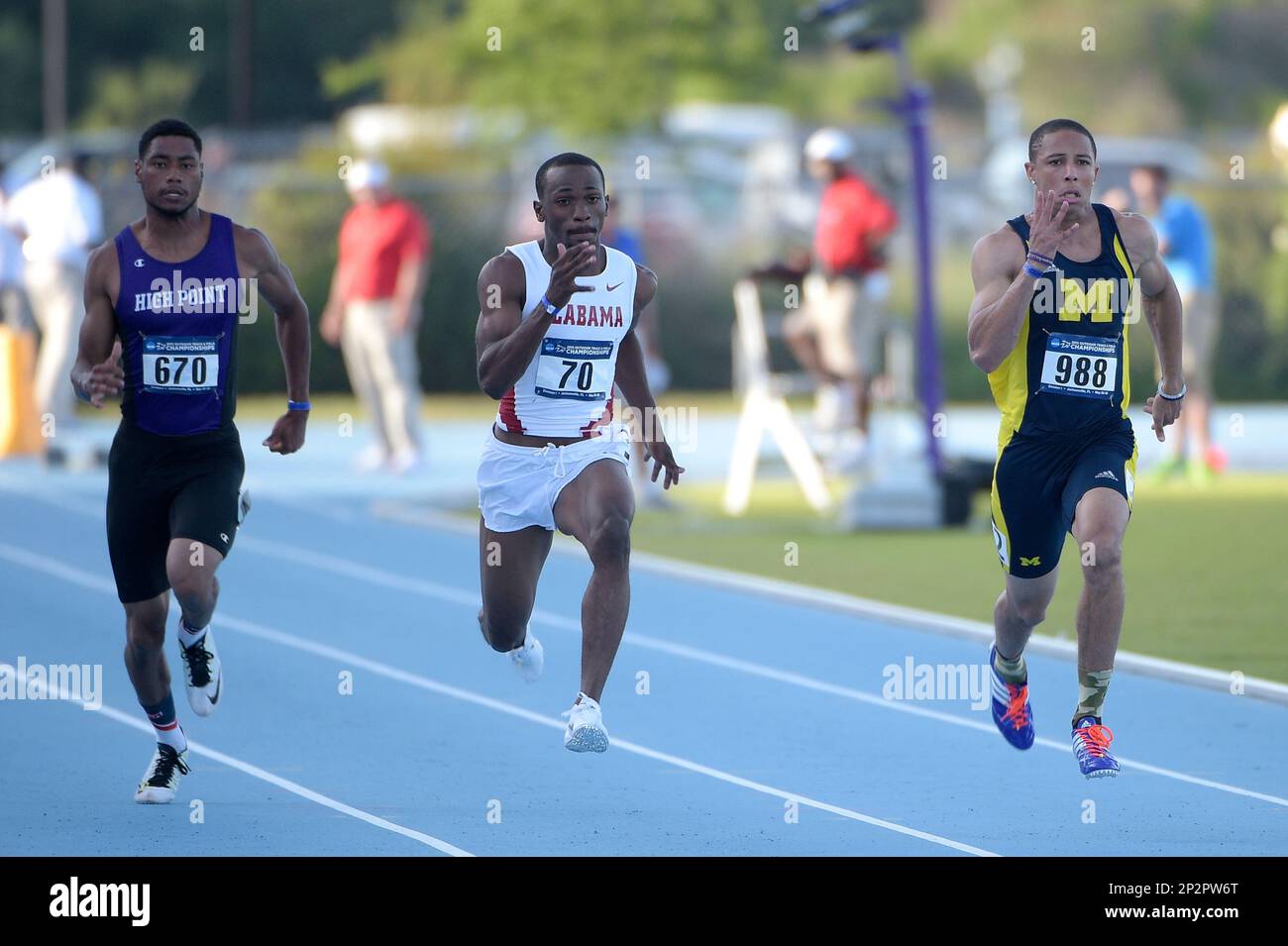 High Point's James House (670), Alabama's Cameron Hudson (70) and ...