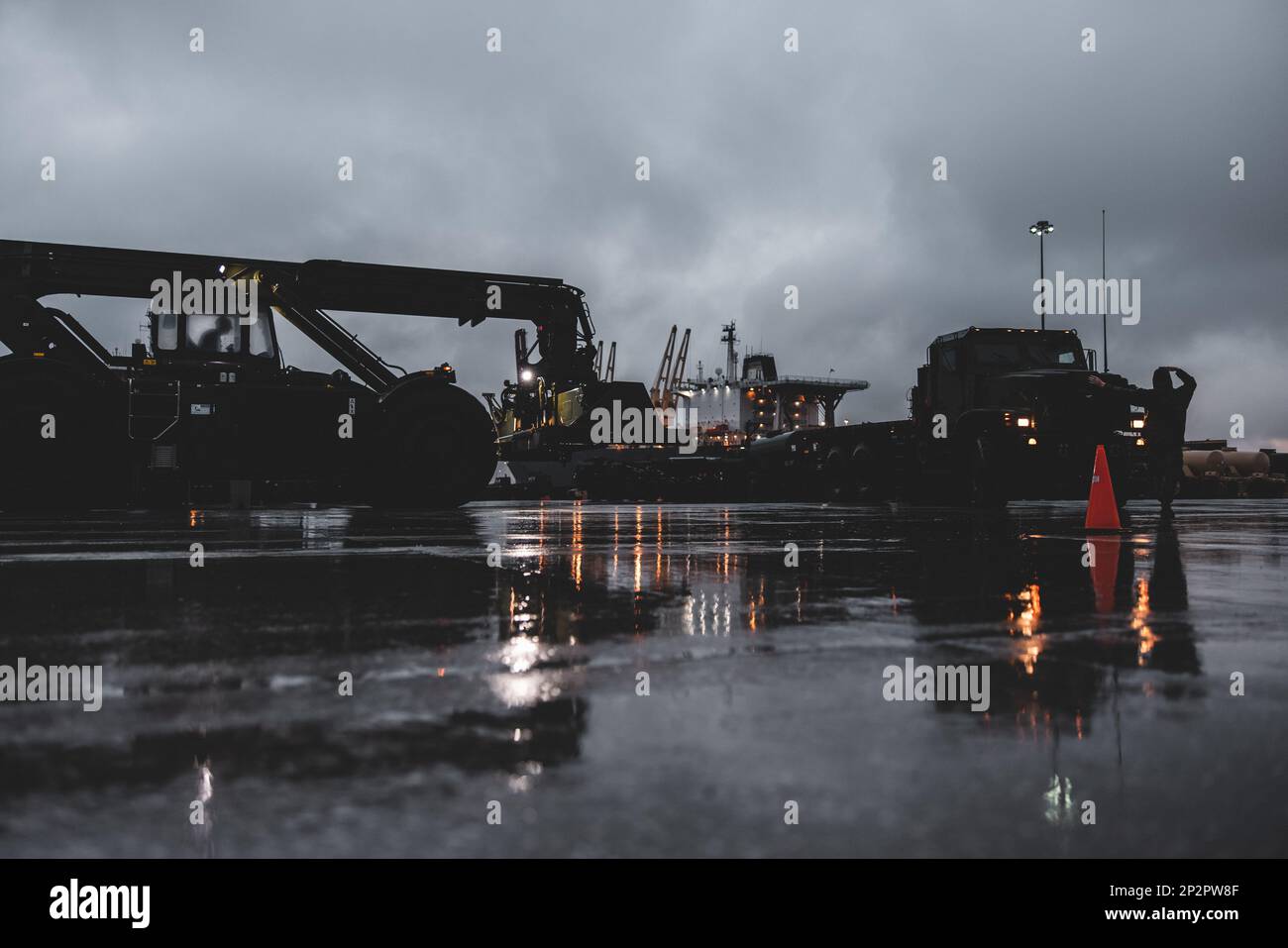 Tactical offload hi-res stock photography and images - Alamy