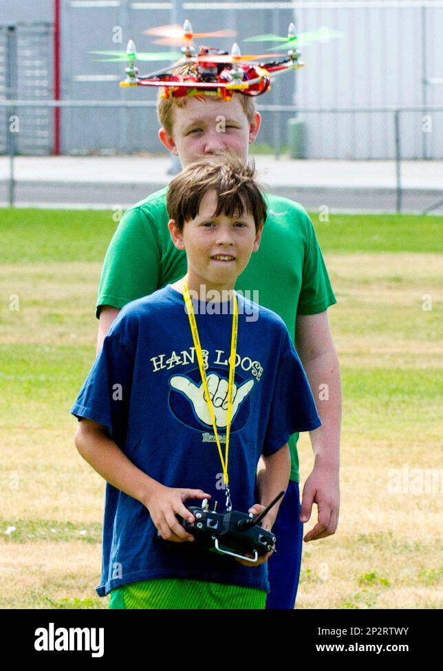 Sager Middle School's Garrett Green, 13, flies his quadcopter made of ...