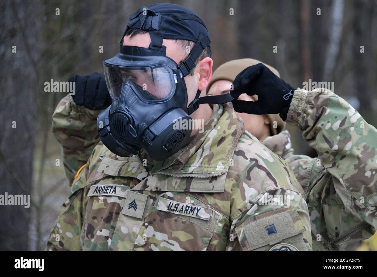 U.S. Soldiers with 207th Military Intelligence Brigade prepare for gas ...
