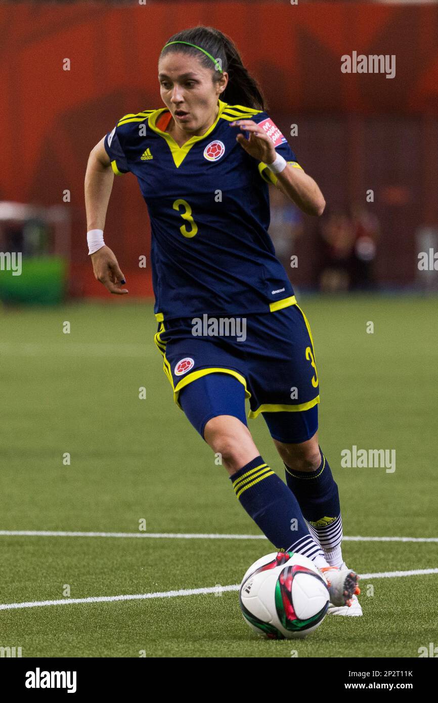 June 17, 2015 : Colombia midfielder Natalia Gaitan #3 controls the ball ...