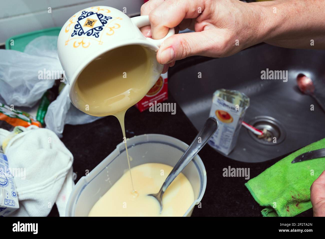 Making fruit plates hi-res stock photography and images - Alamy