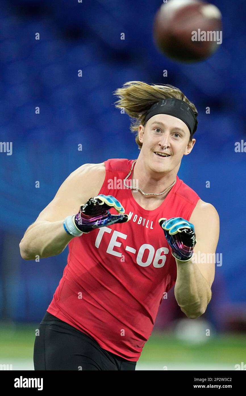 Old Dominion tight end Zack Kuntz runs a drill at the NFL football ...