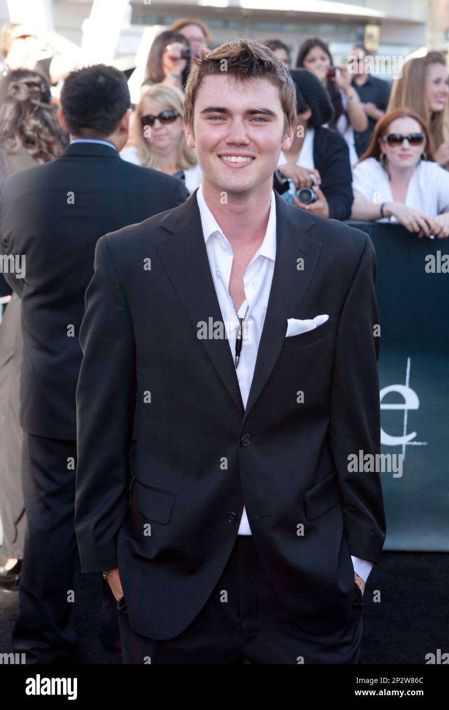 Cameron Bright arrives for the Los Angeles Premiere of 'The Twilight ...