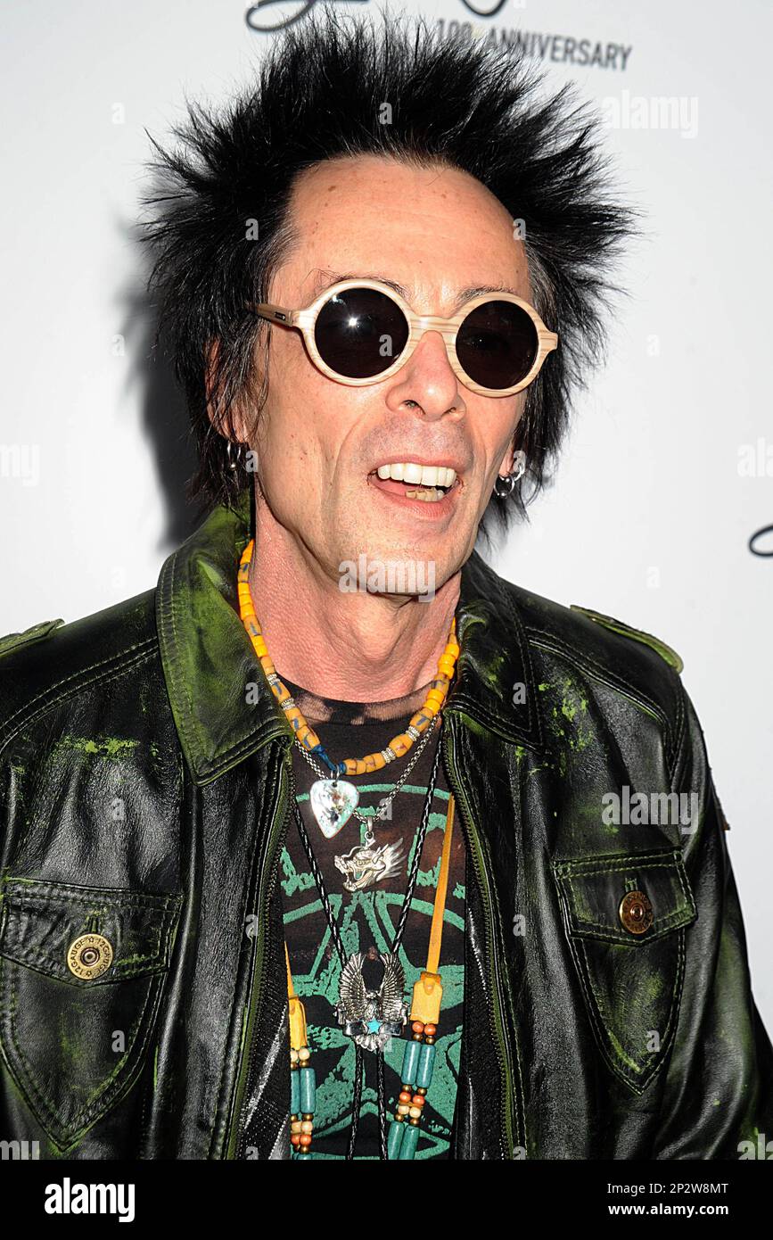 Photo by: Dennis Van Tine/STAR MAX/IPx20156/9/15Earl Slick at Les Paul ...