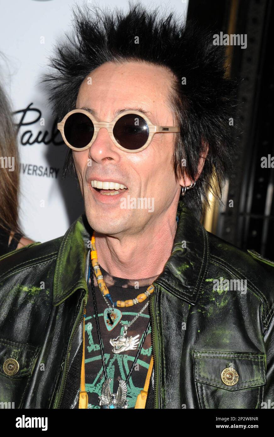 Photo by: Dennis Van Tine/STAR MAX/IPx20156/9/15Earl Slick at Les Paul ...