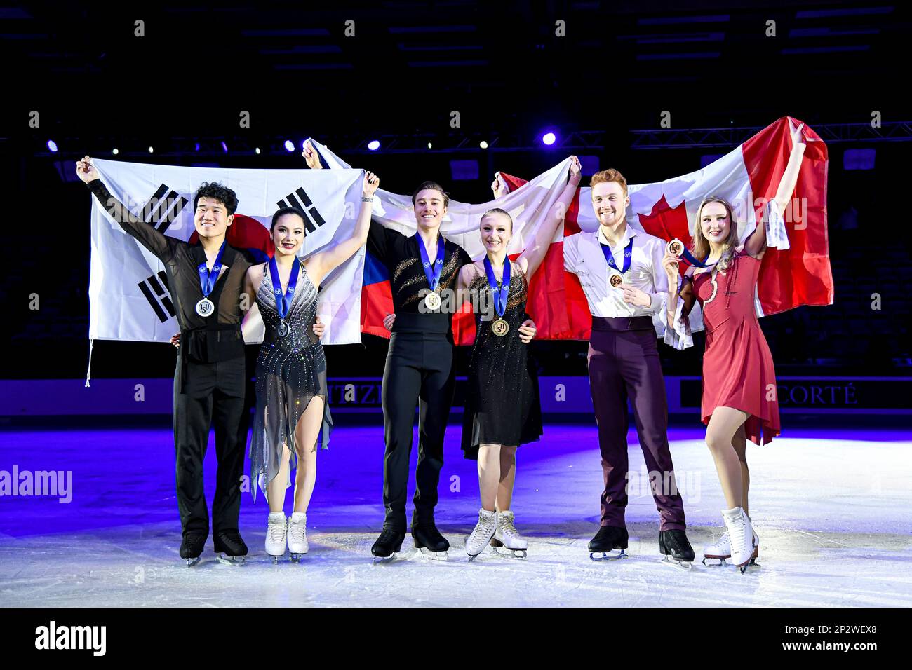 Ice Dance Medal Ceremony, L-R Hannah LIM & Ye QUAN (KOR) second place, Katerina MRAZKOVA ...