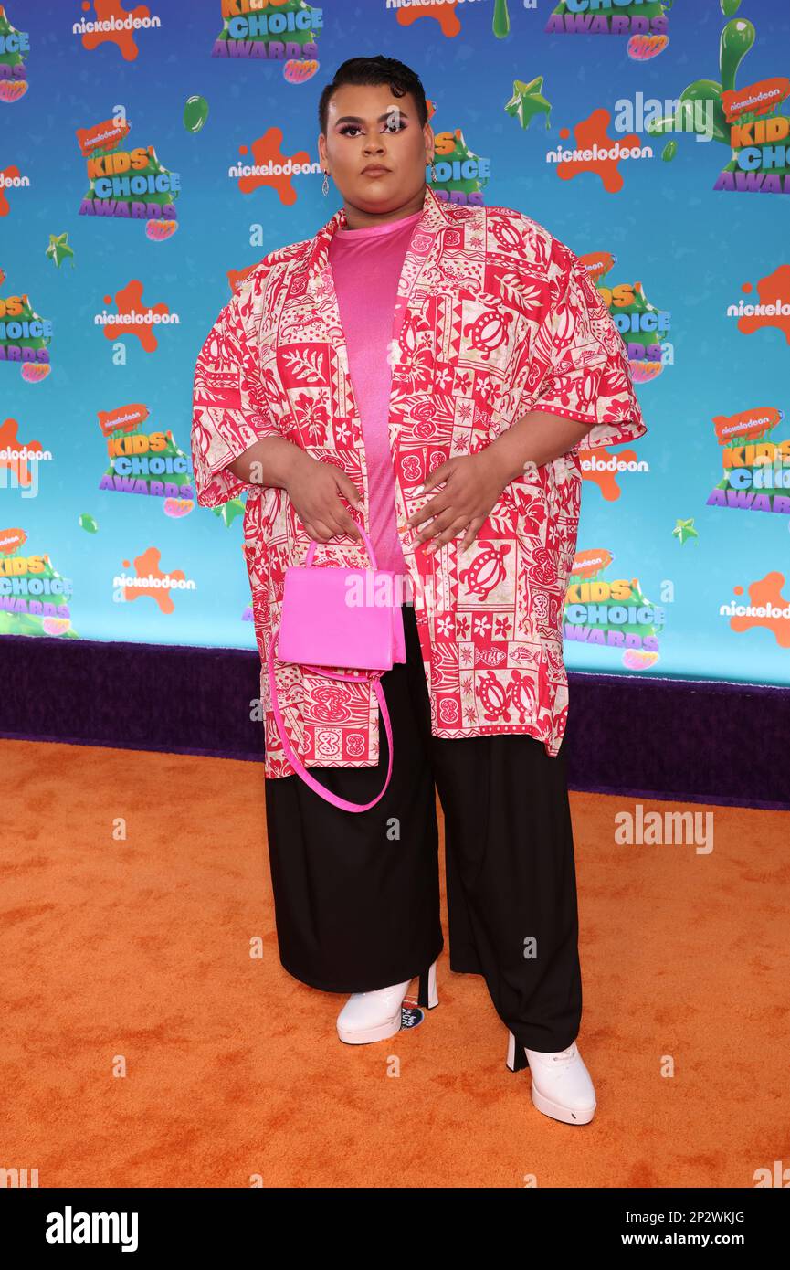 Luke Islam arrives at the Nickelodeon Kids' Choice Awards on Saturday ...