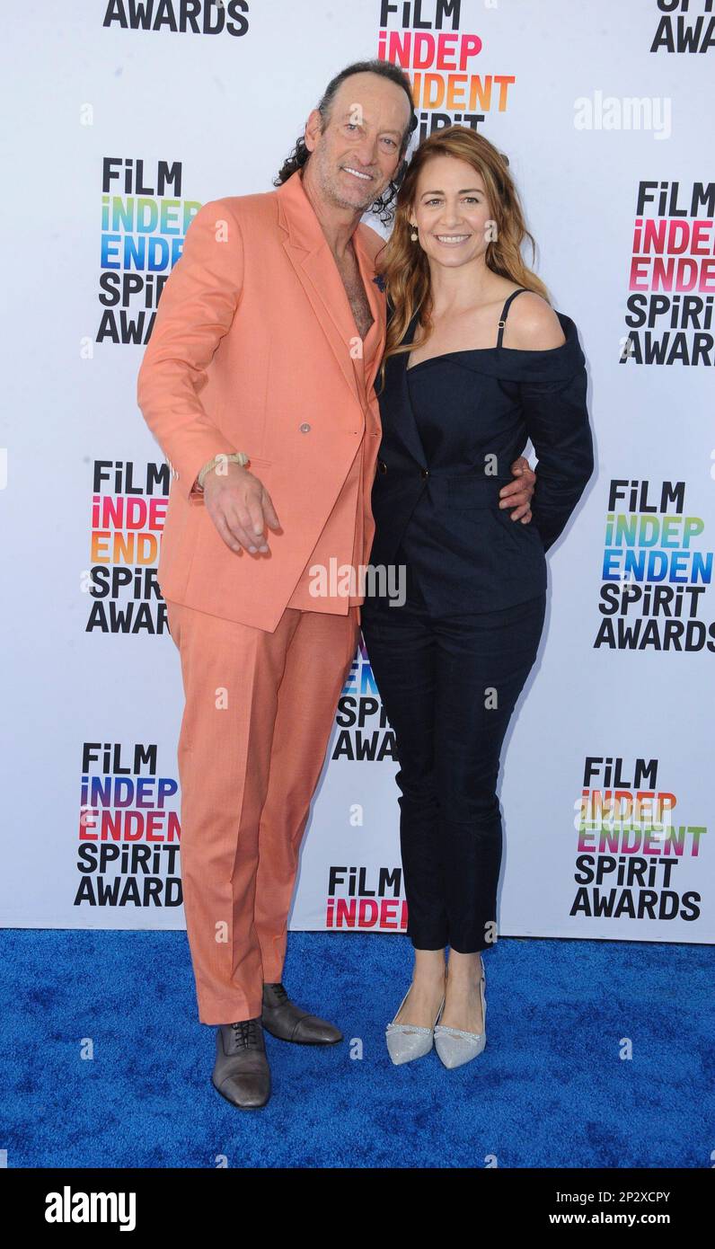 Troy kotsur and deanne bray kotsur hi-res stock photography and images ...