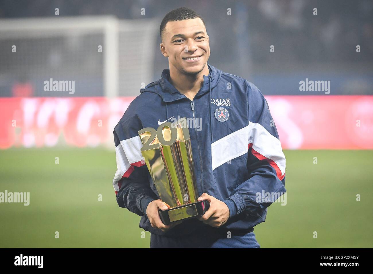 Kylian mbappe trophée hi-res stock photography and images - Alamy