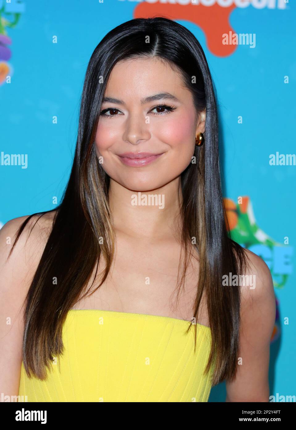 Miranda Cosgrove arrives at The 2023 Nickelodeon Kids Choice Awards ...