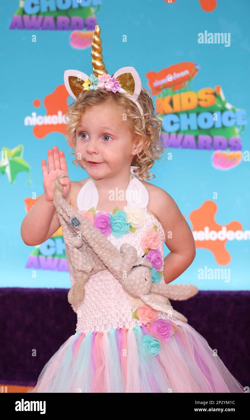 August Michael Peterson arrives at the Nickelodeon Kids' Choice Awards ...