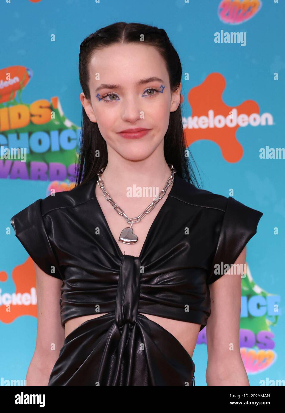 Aubin Bradley arrives at the Nickelodeon Kids' Choice Awards on ...