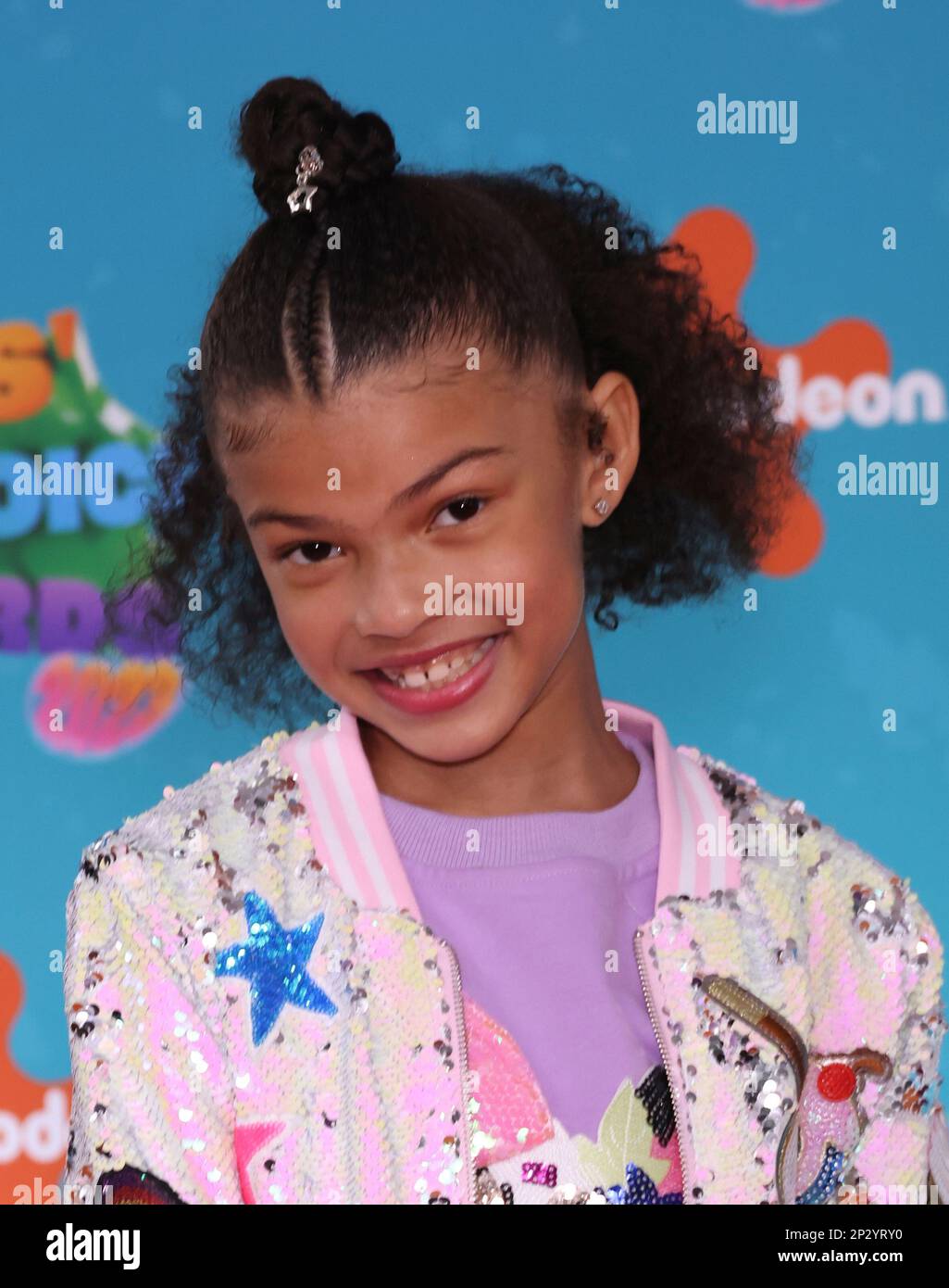 Madison Skye Validum arrives at the Nickelodeon Kids' Choice Awards on ...