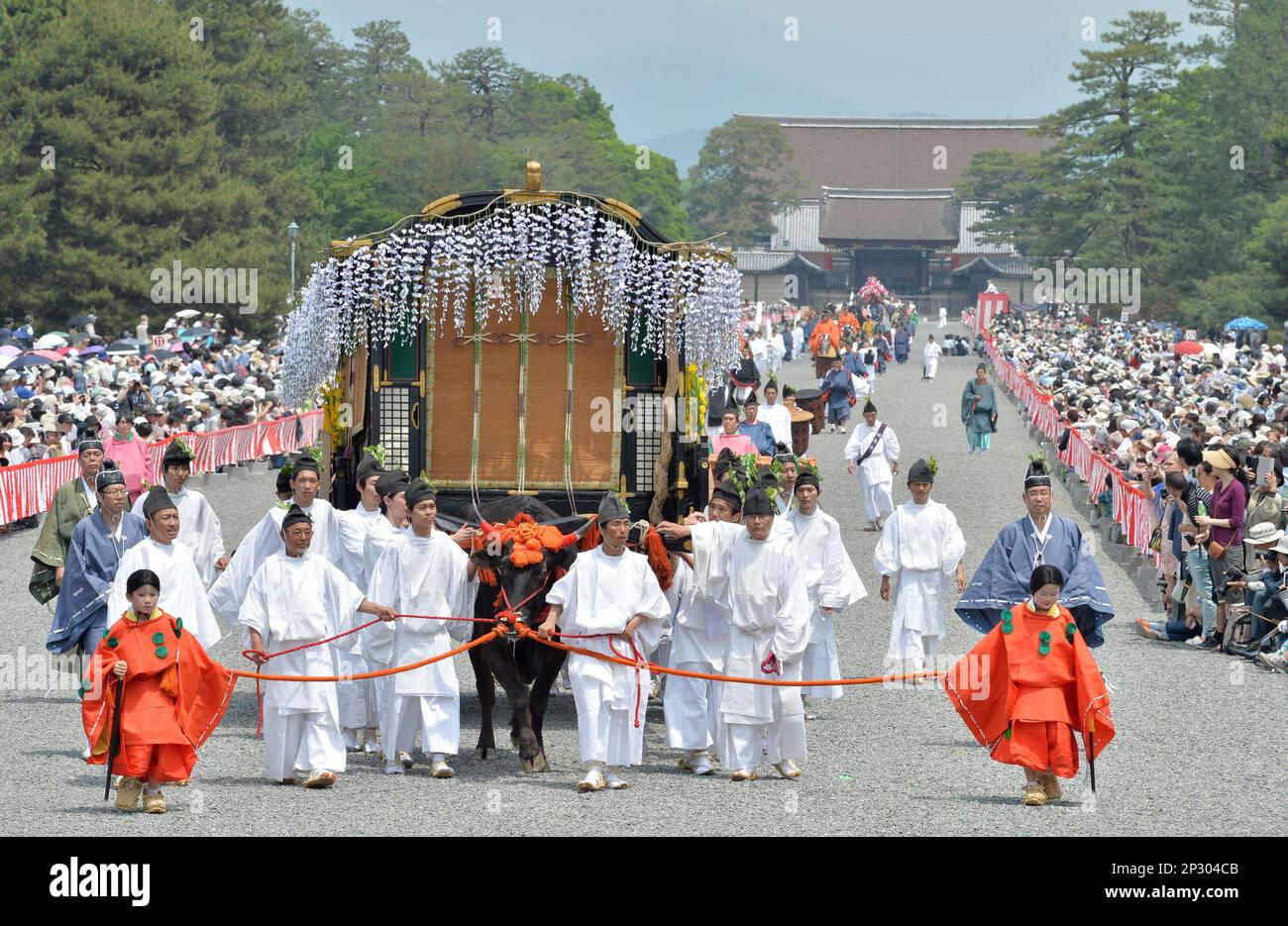 About 510 people dressed as court ladies and officers of the Heian ...