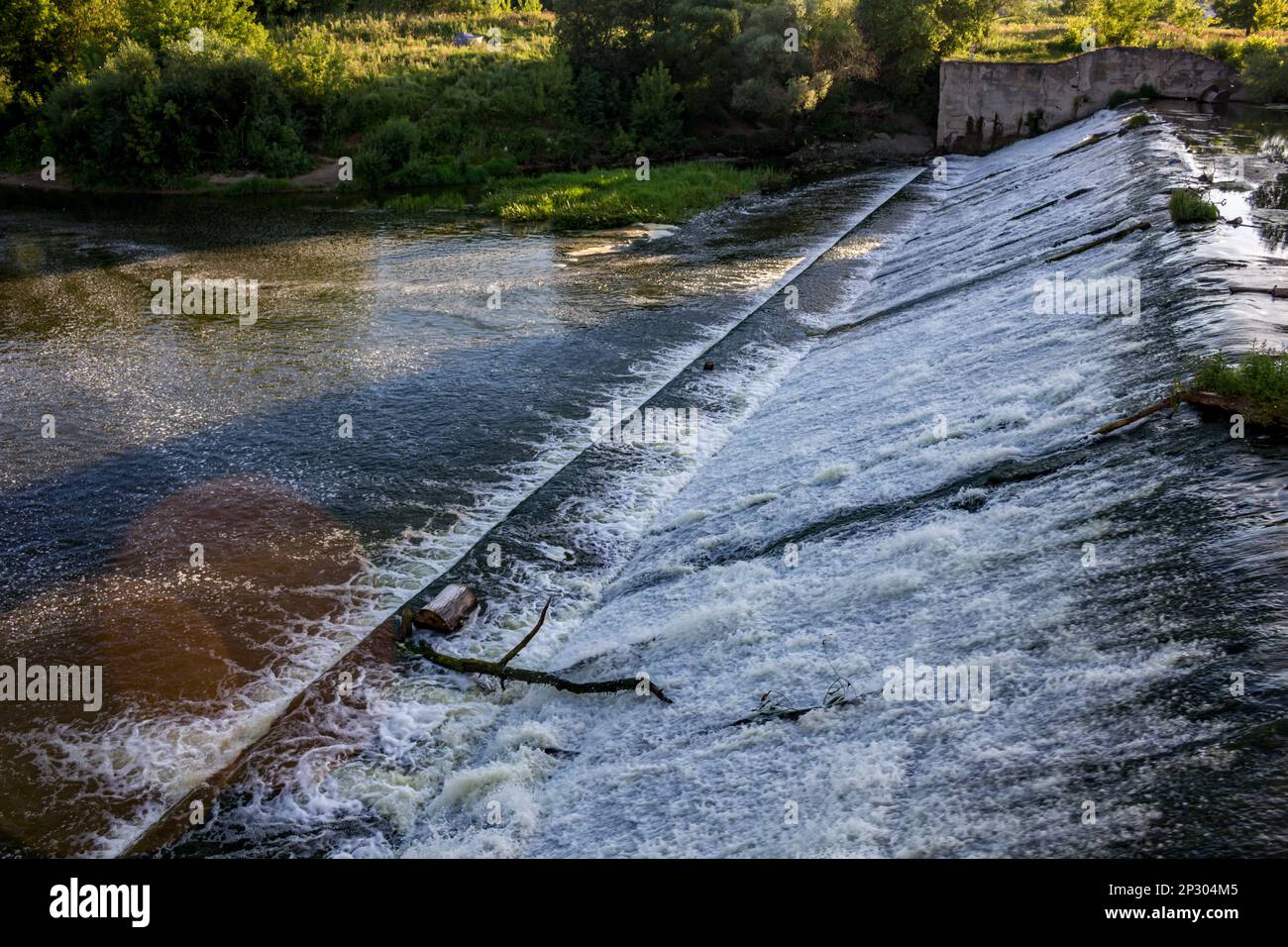 The dam on the Nara River in Serpukhov, Russia Stock Photo - Alamy