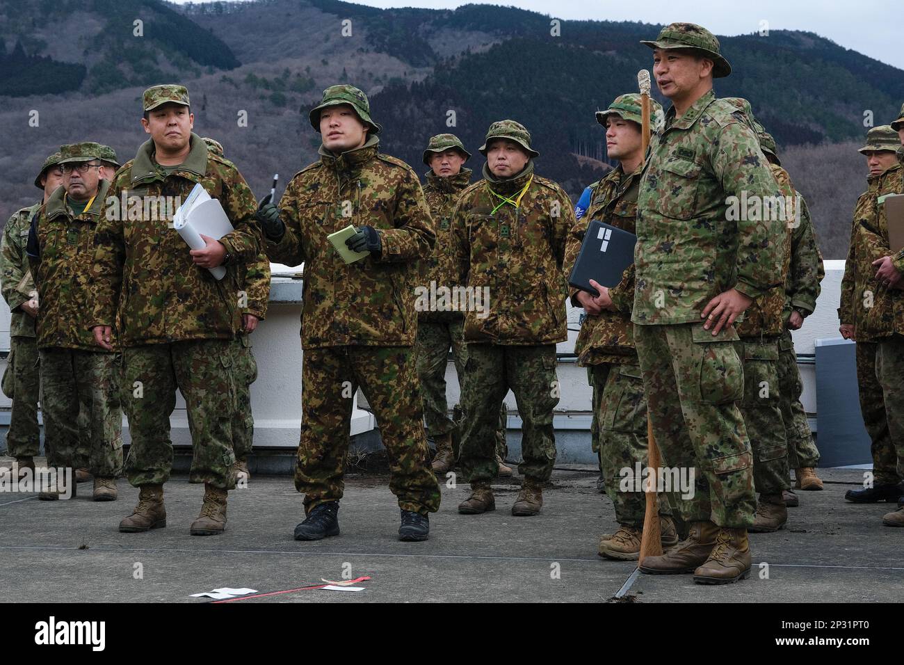Soldiers with the 1st Amphibious Rapid Deployment Regiment, Japan ...
