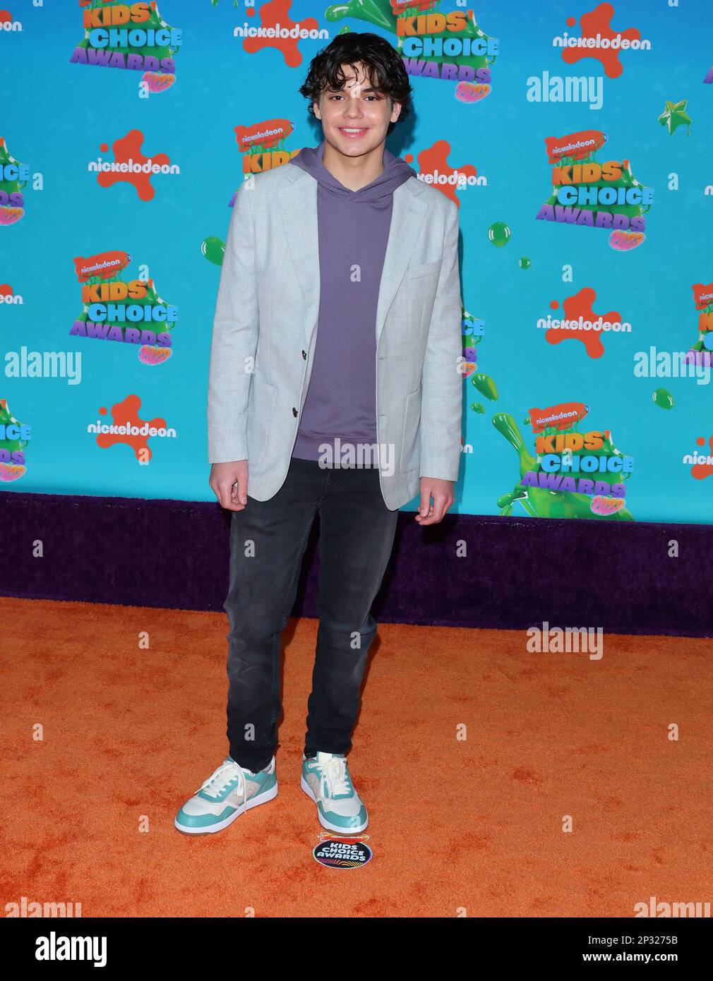 Naveen Paddock arrives at The 2023 Nickelodeon Kids Choice Awards held ...