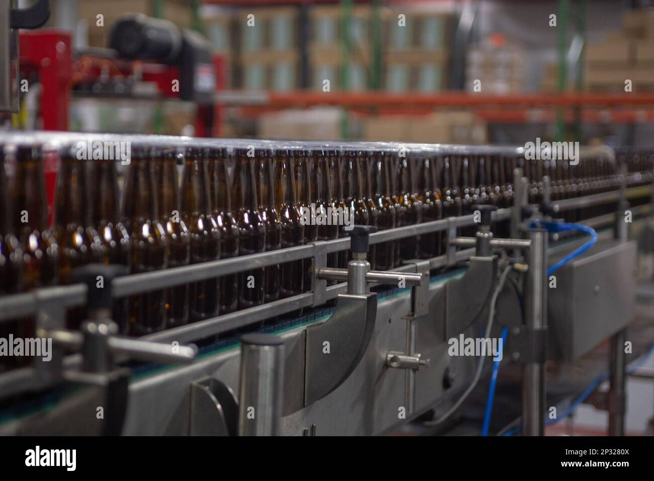 Beer bottles lined up hi-res stock photography and images - Alamy