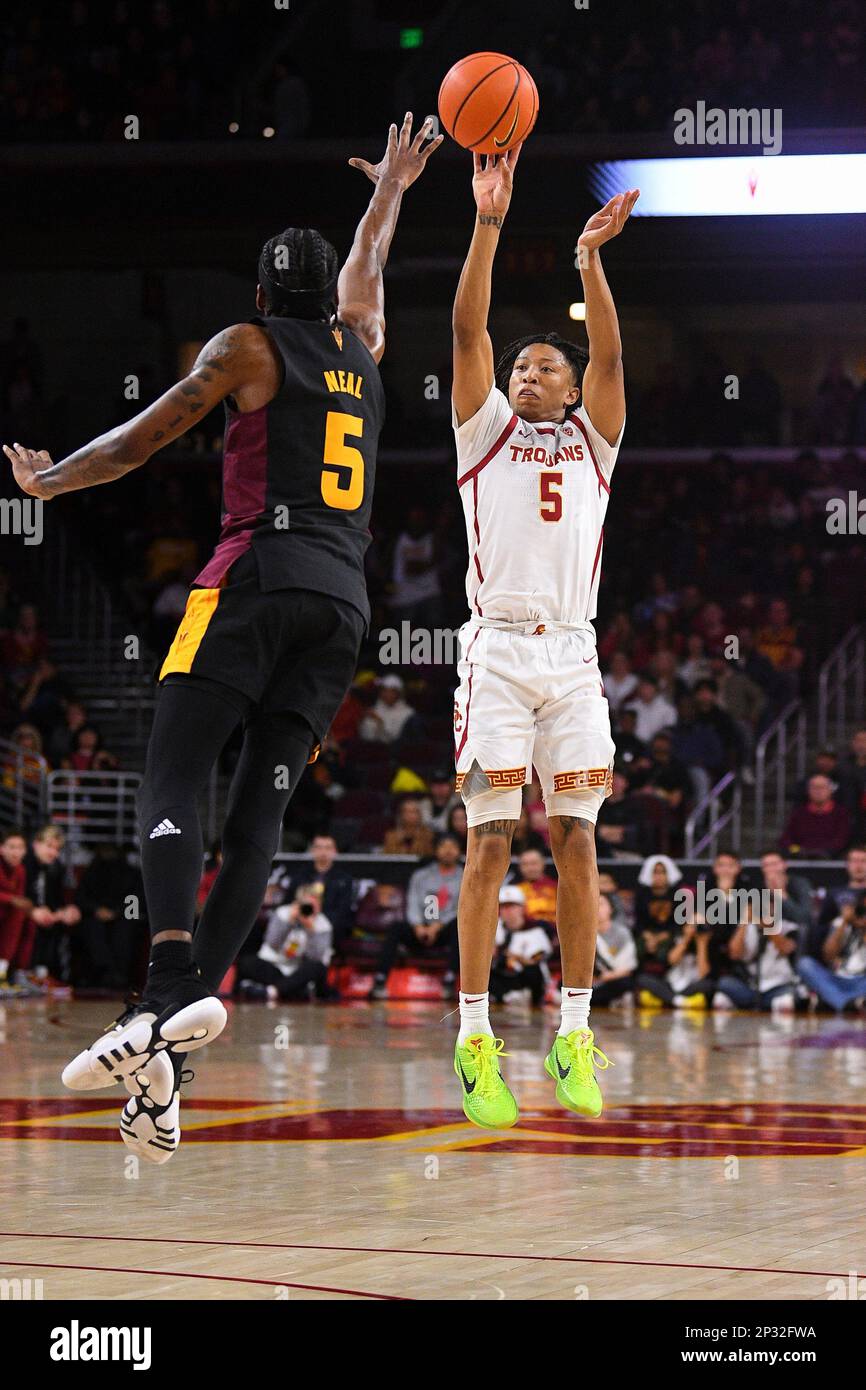 LOS ANGELES, CA - MARCH 04: USC Trojans guard Boogie Ellis (5) shoots ...