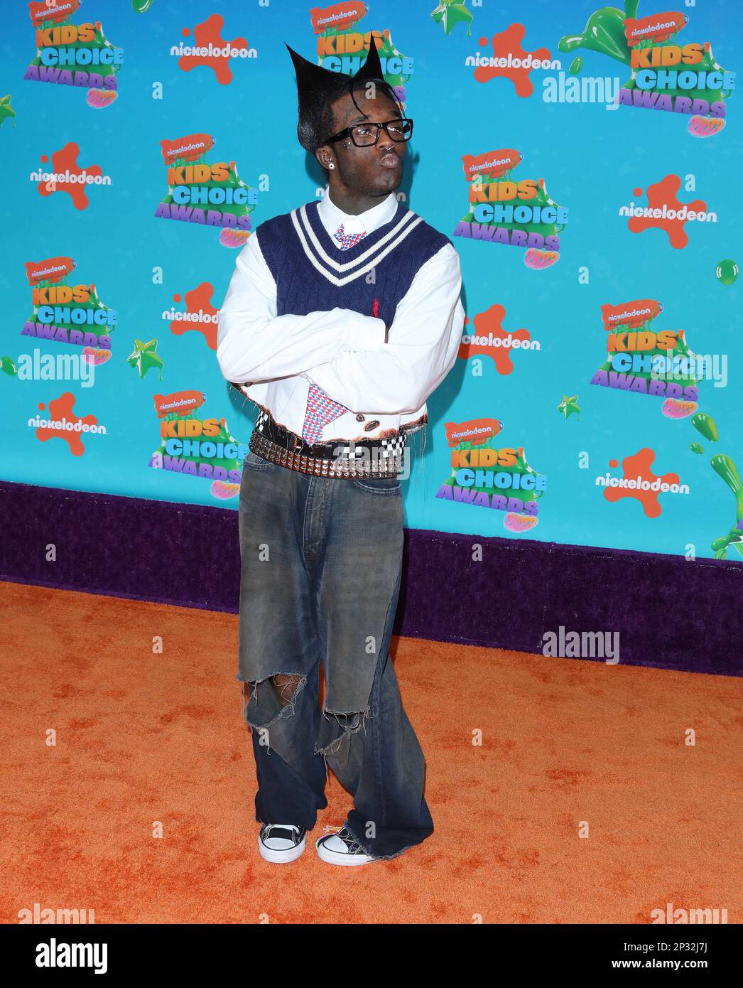 Lil Vzi Vert arrives at The 2023 Nickelodeon Kids Choice Awards held at ...