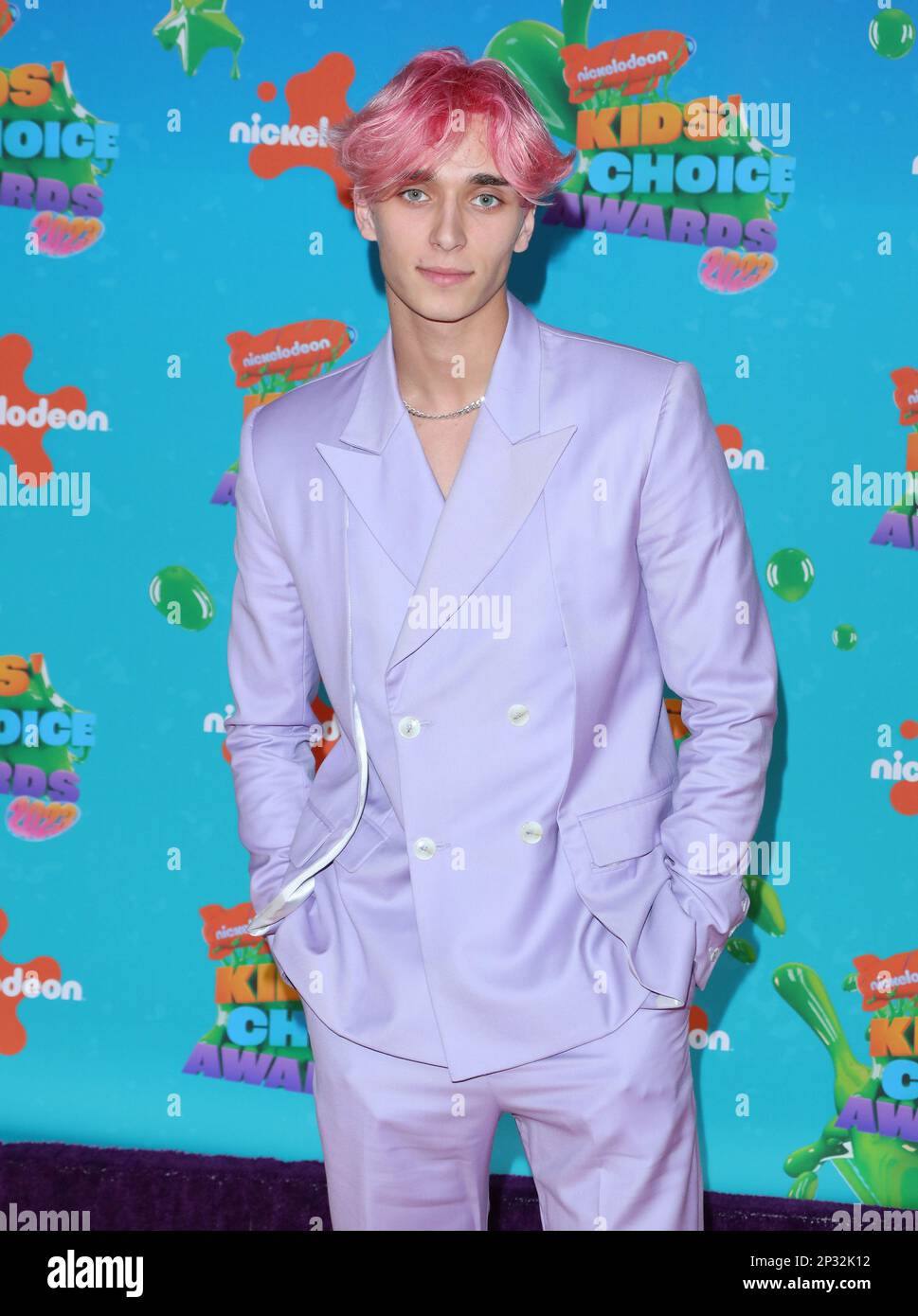 Josh Richards arrives at The 2023 Nickelodeon Kids Choice Awards held ...