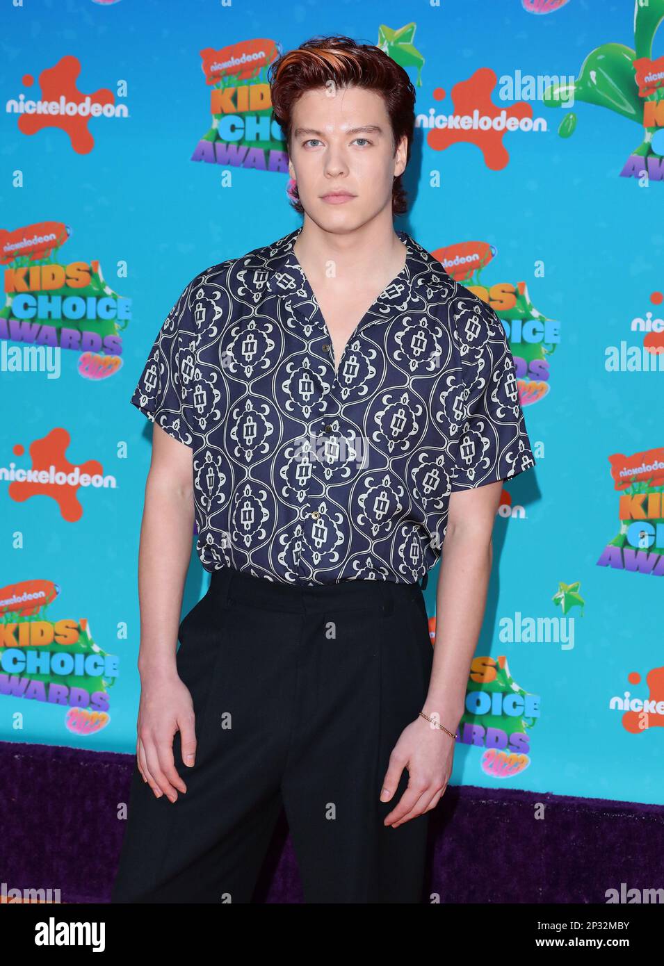 Justin Derickson arrives at The 2023 Nickelodeon Kids Choice Awards ...