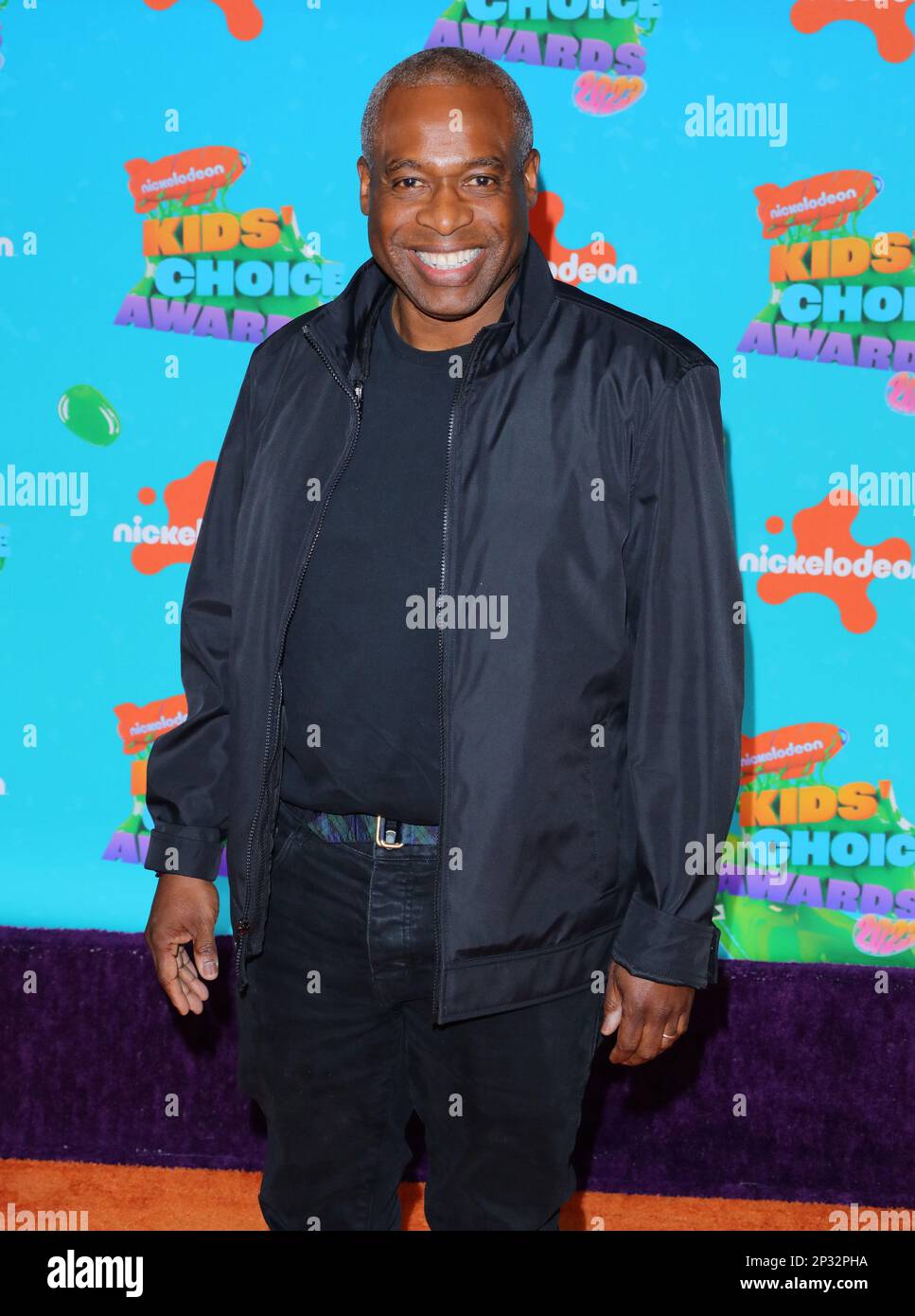 Piper Lewis, Phil Lewis arrives at The 2023 Nickelodeon Kids Choice ...