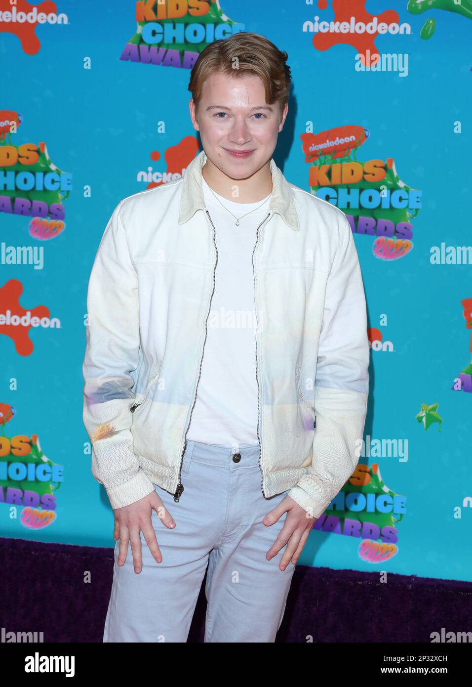 Joe Serafini arrives at The 2023 Nickelodeon Kids Choice Awards held at ...